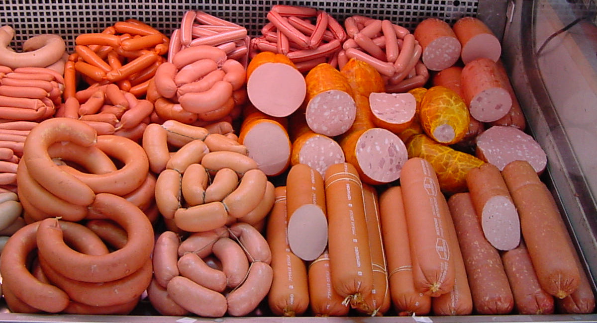 Namaz qılan kolbasa yeyə bilərmi?